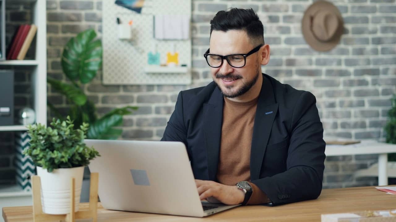 How To Buy An Online Business: The Ultimate Guide [2025]
